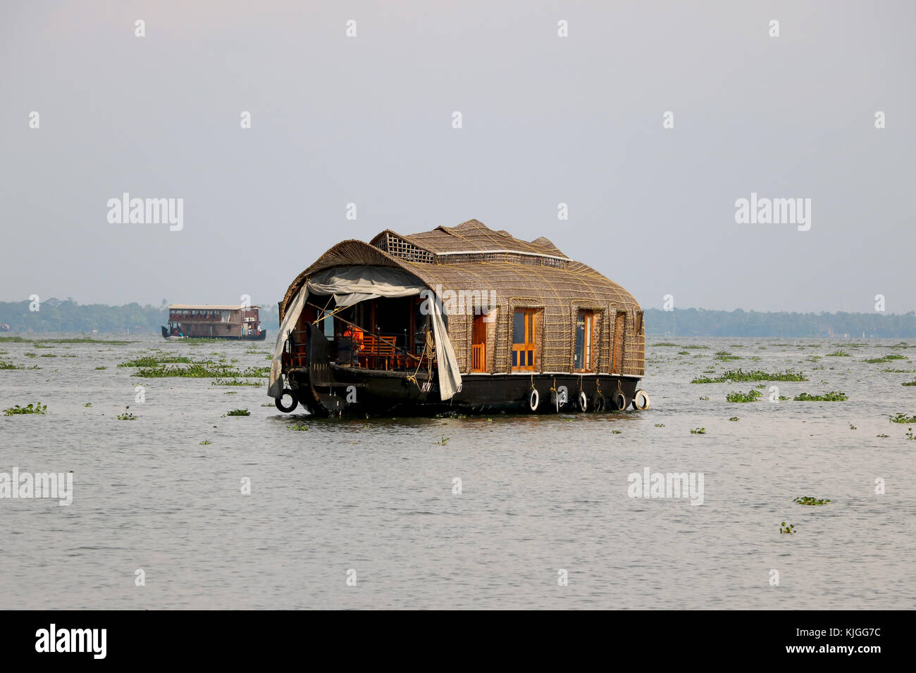 Houseboat on the backwaters of Alleppey in Kerala Stock Photo - Alamy
