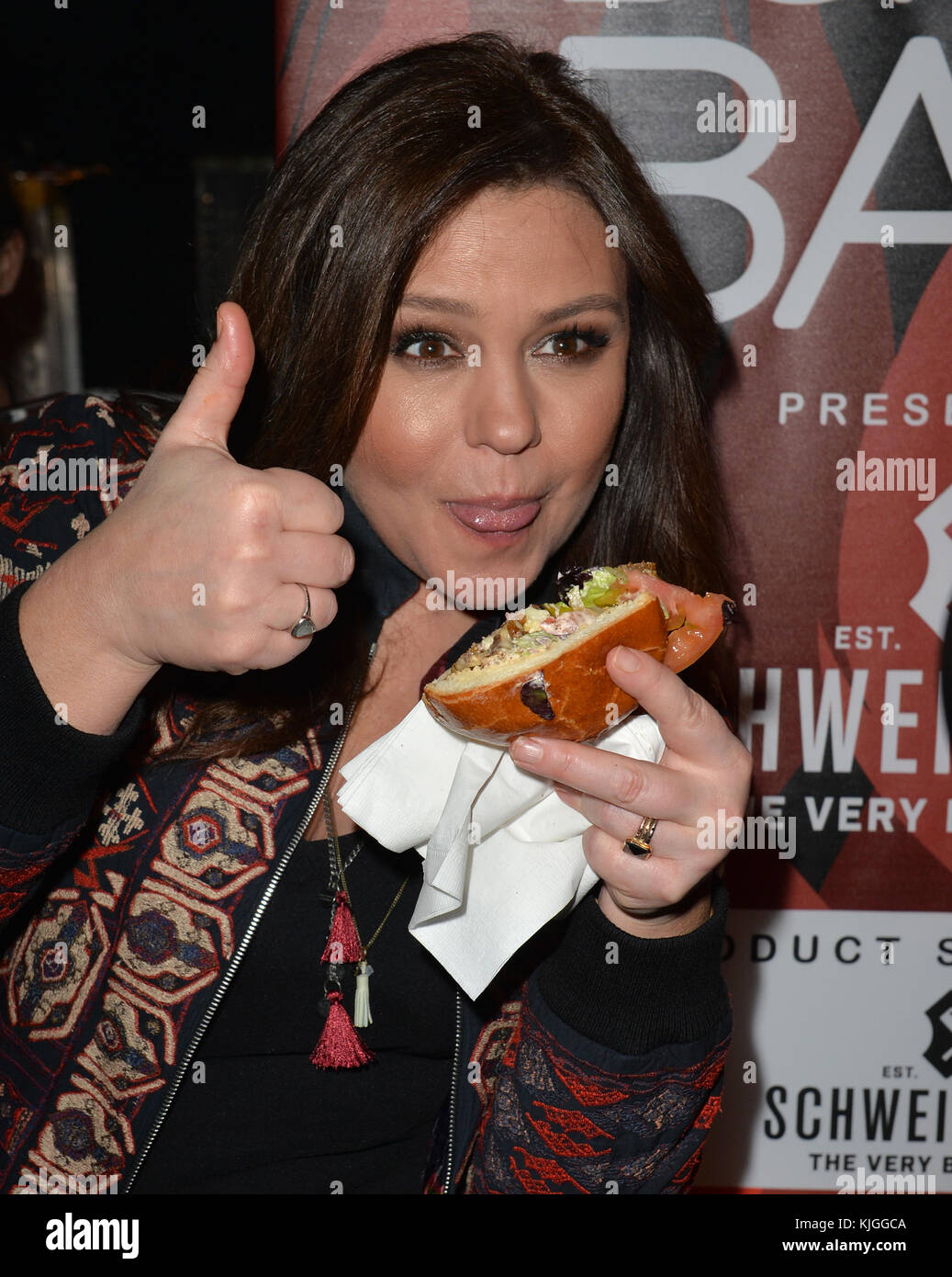 MIAMI BEACH, FL - FEBRUARY 26: Celebrity cook and author Rachael Ray ...