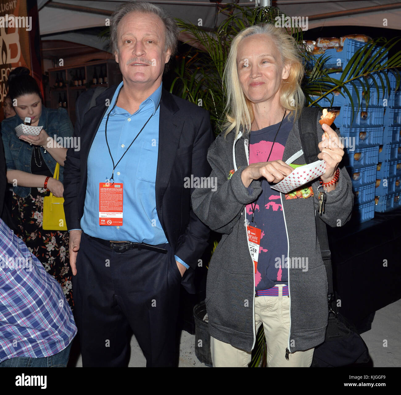MIAMI BEACH, FL - FEBRUARY 26: Celebrity cook and author Rachael Ray ...