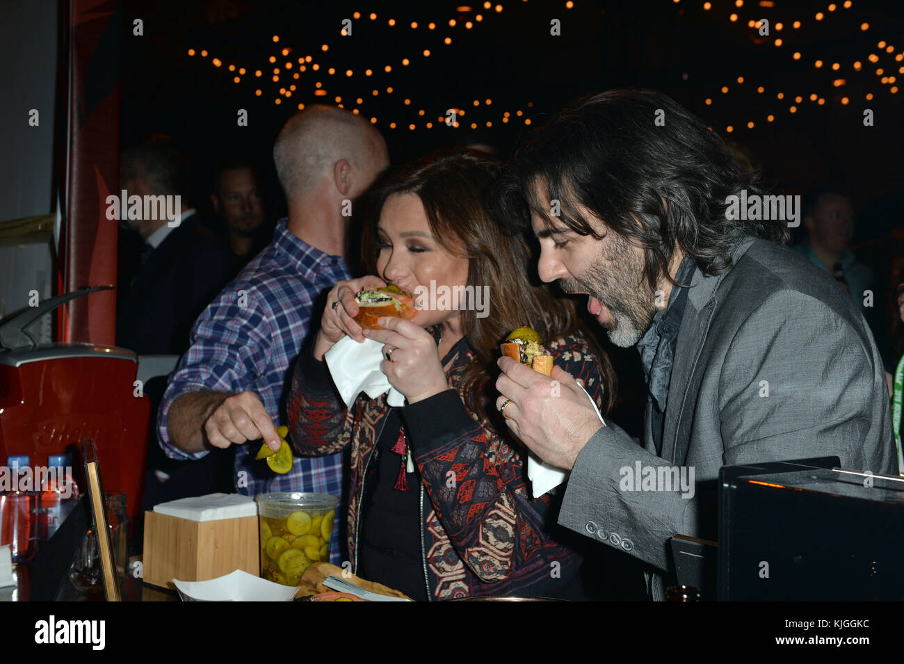 MIAMI BEACH, FL - FEBRUARY 26: Celebrity cook and author Rachael Ray ...