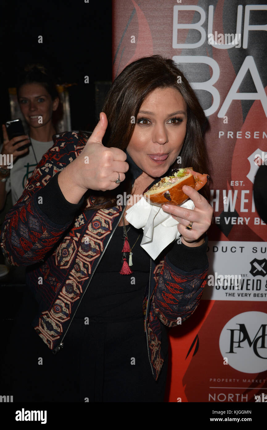 MIAMI BEACH, FL - FEBRUARY 26: Celebrity cook and author Rachael Ray ...