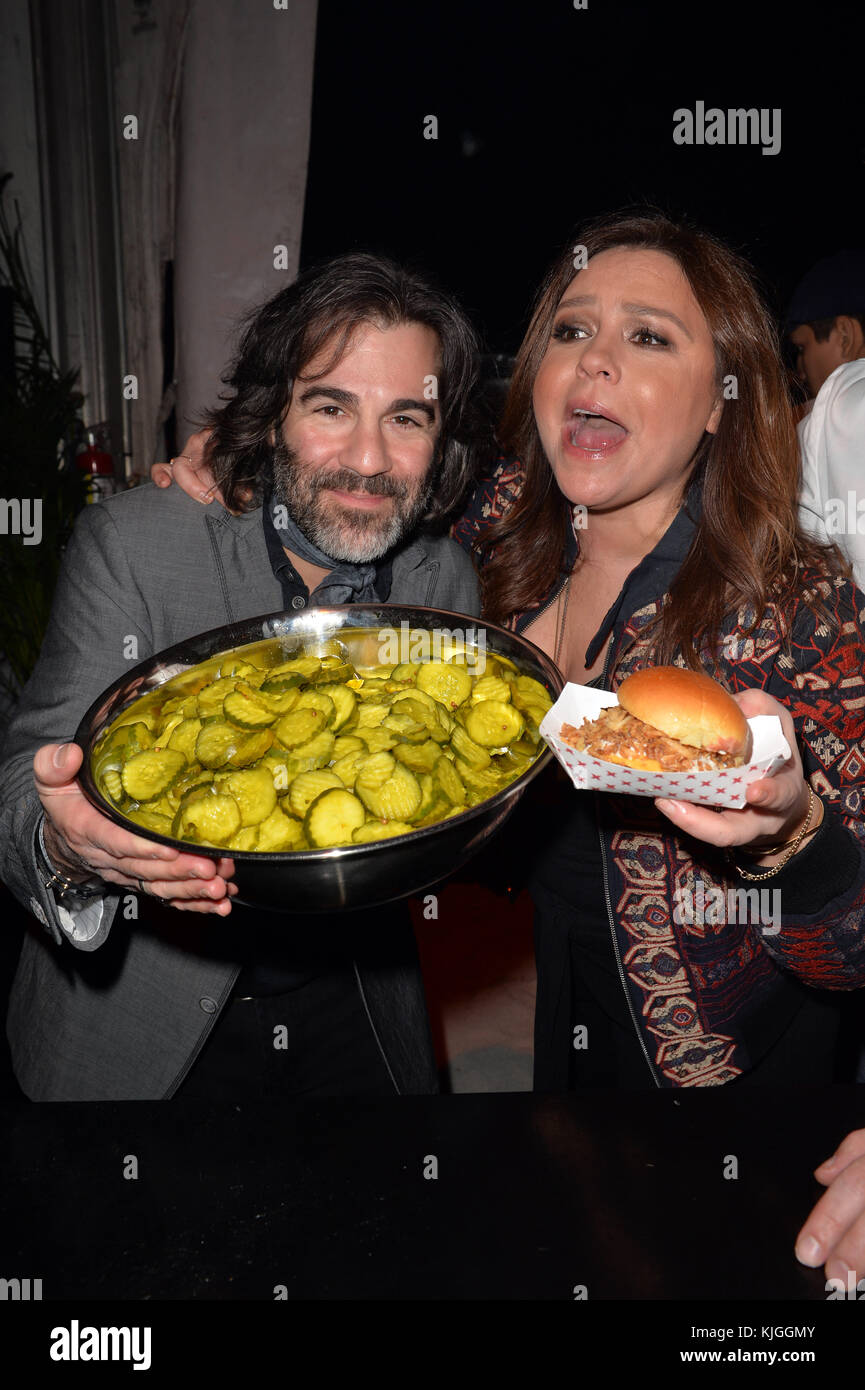 MIAMI BEACH, FL - FEBRUARY 26: Celebrity cook and author Rachael Ray ...