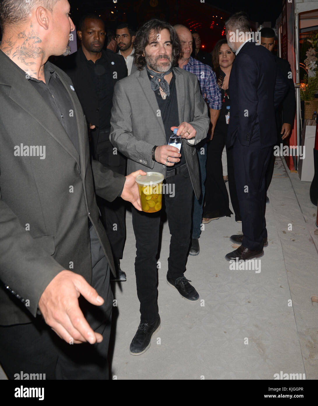 MIAMI BEACH, FL - FEBRUARY 26: Celebrity cook and author Rachael Ray ...