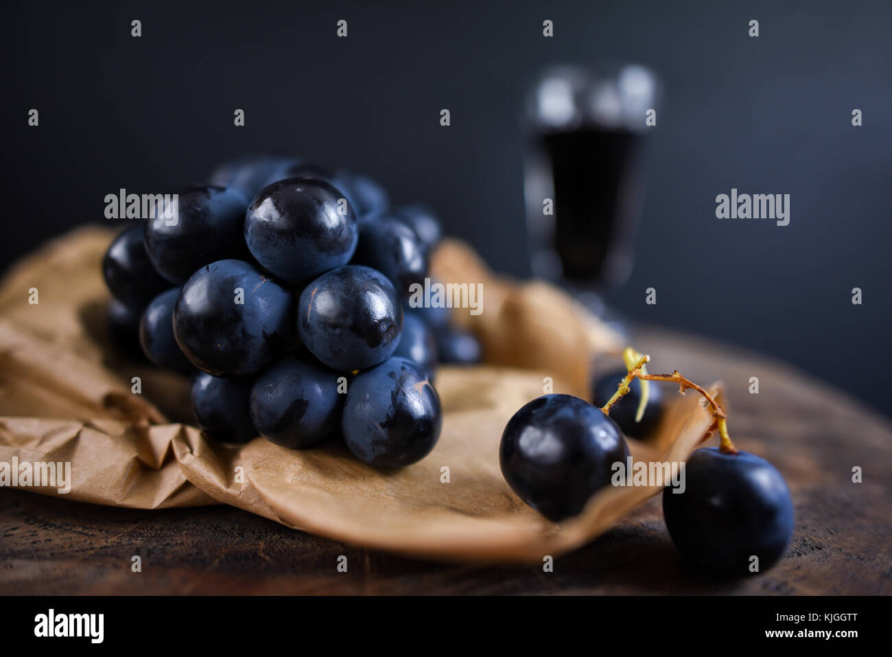 Grapes still life Stock Photo - Alamy