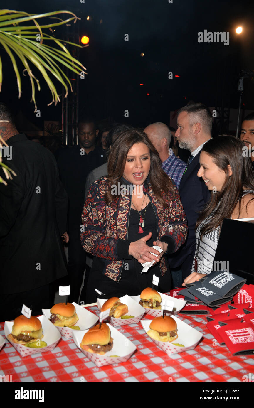 MIAMI BEACH, FL - FEBRUARY 26: Celebrity cook and author Rachael Ray ...
