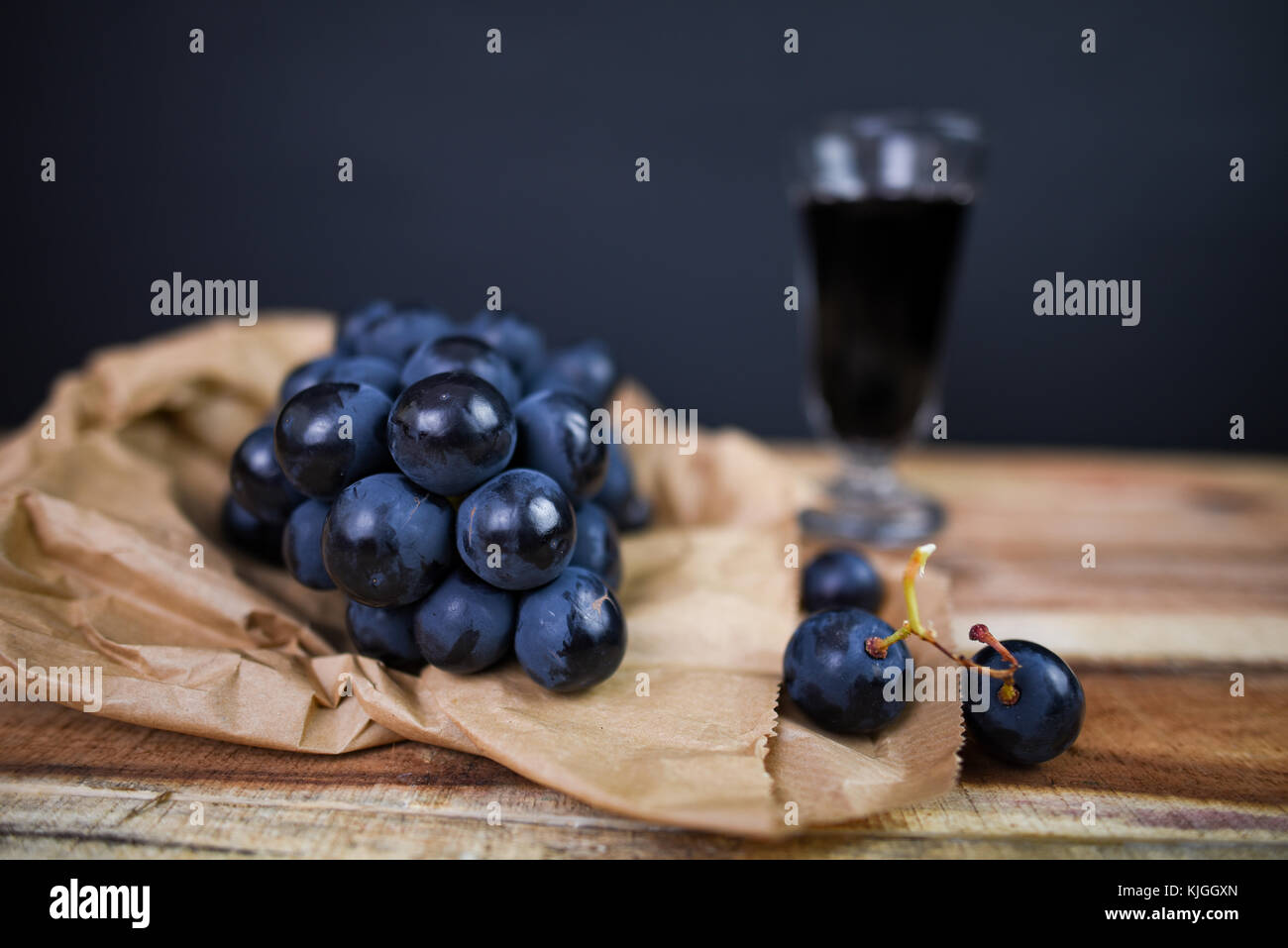 Grapes still life Stock Photo - Alamy