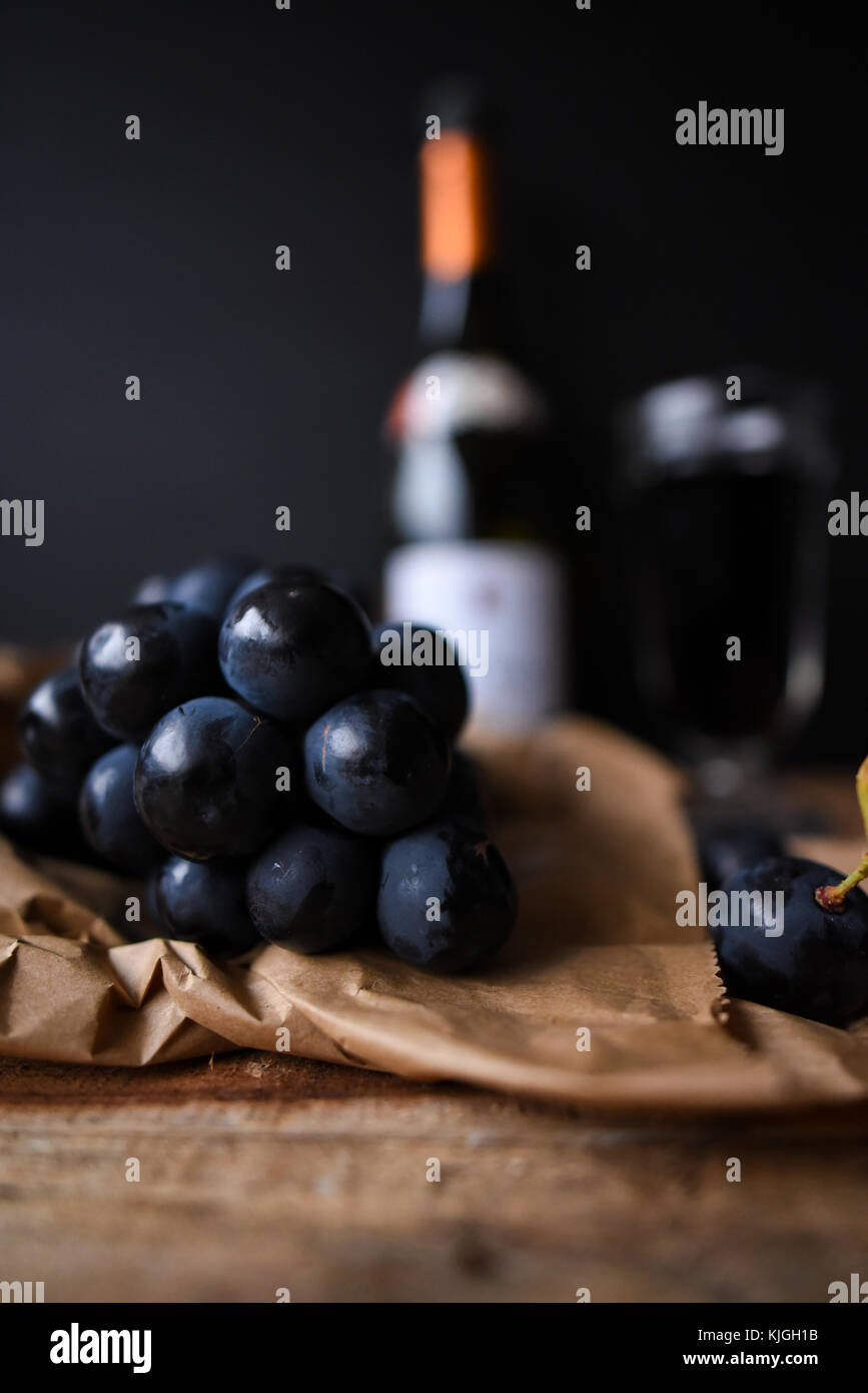 Grapes still life Stock Photo - Alamy