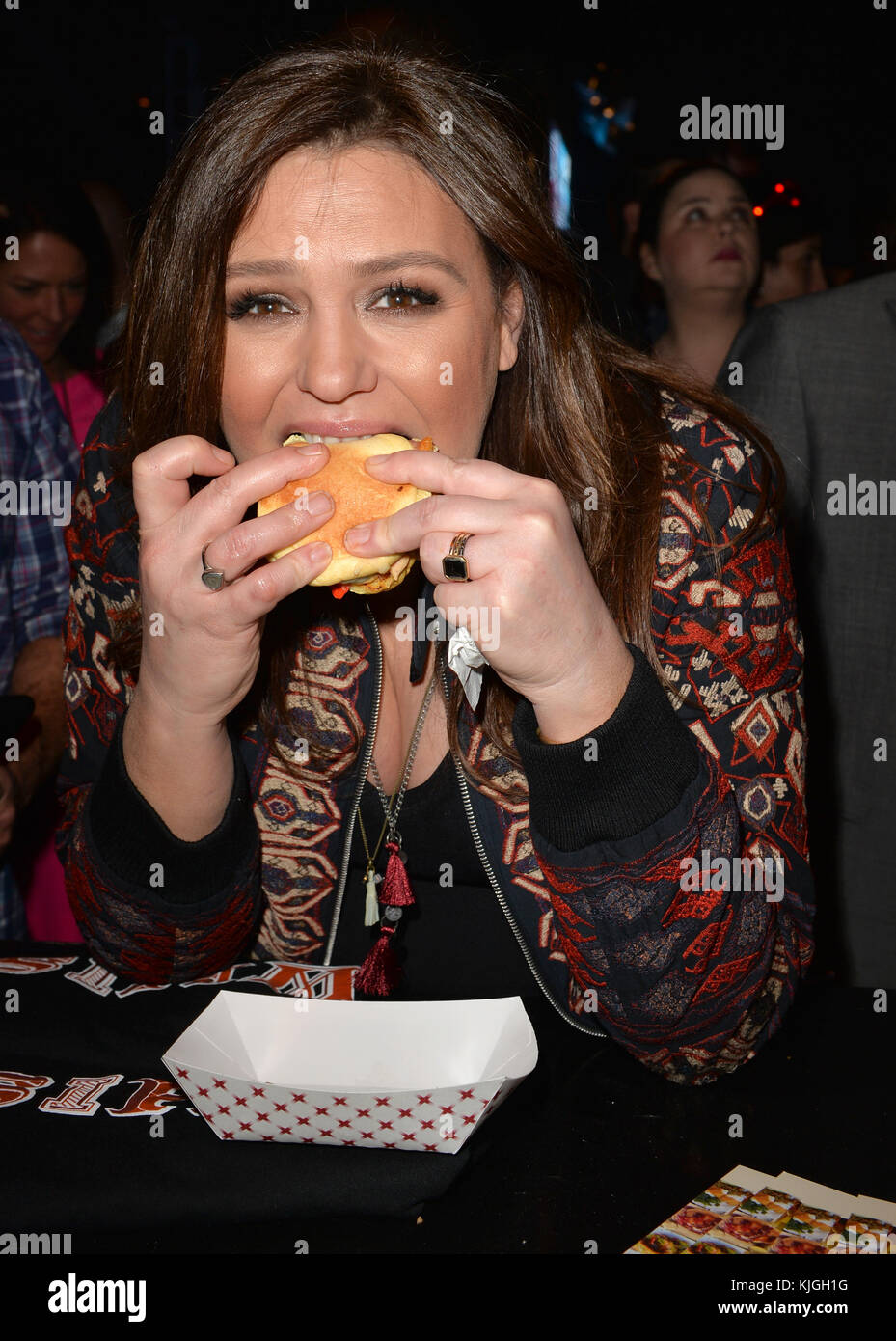 MIAMI BEACH, FL - FEBRUARY 26: Celebrity cook and author Rachael Ray ...
