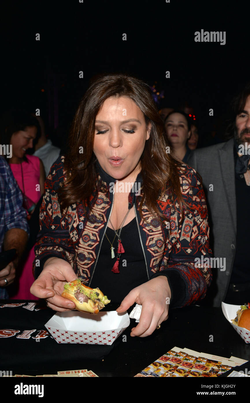 MIAMI BEACH, FL - FEBRUARY 26: Celebrity cook and author Rachael Ray ...