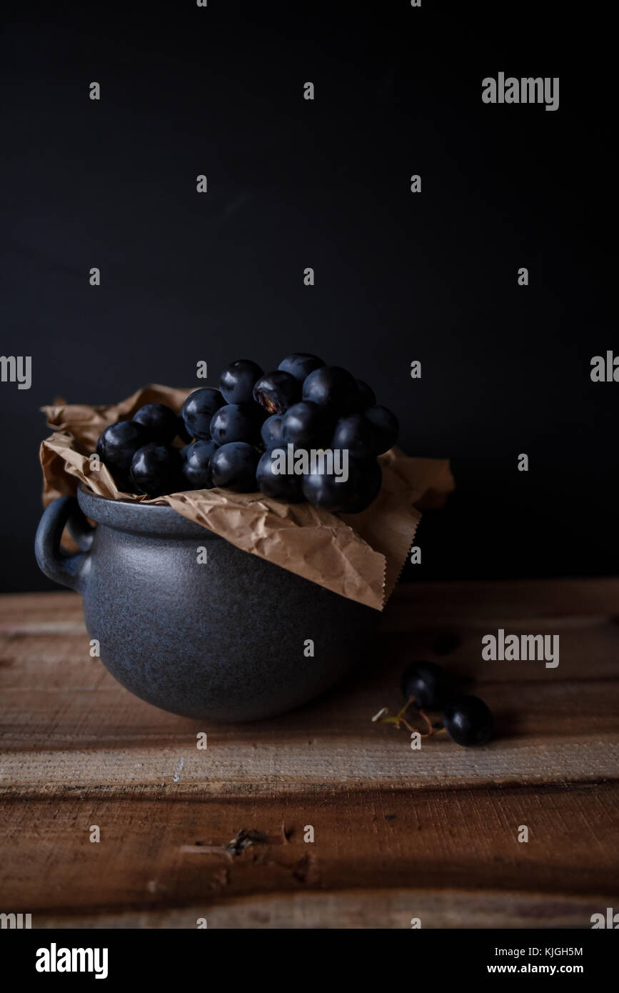 Grapes still life Stock Photo - Alamy