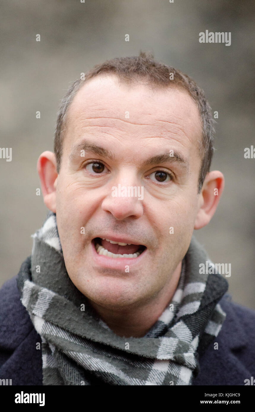 Financial journalist martin lewis hi-res stock photography and images ...