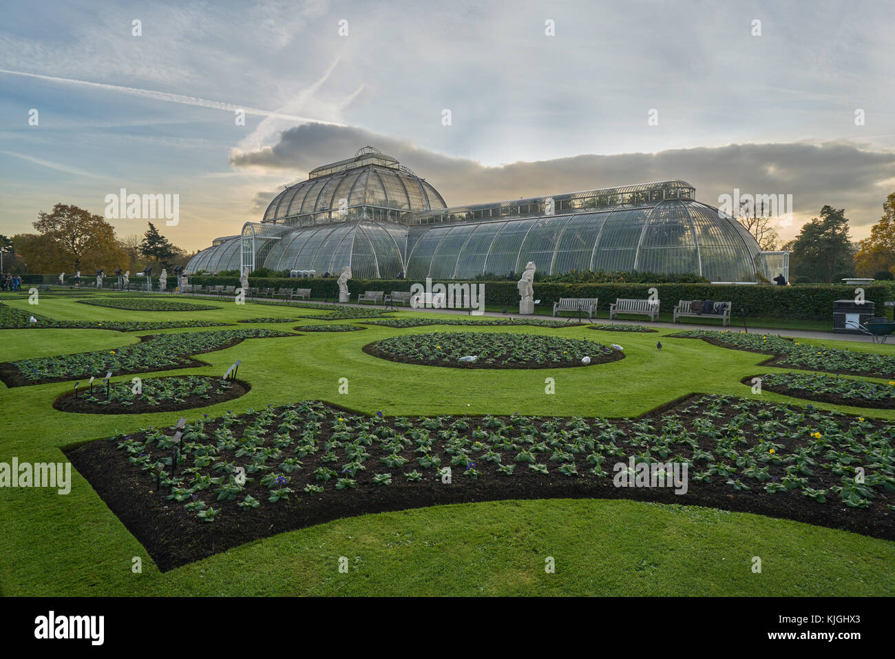 palm house kew gardens Stock Photo - Alamy