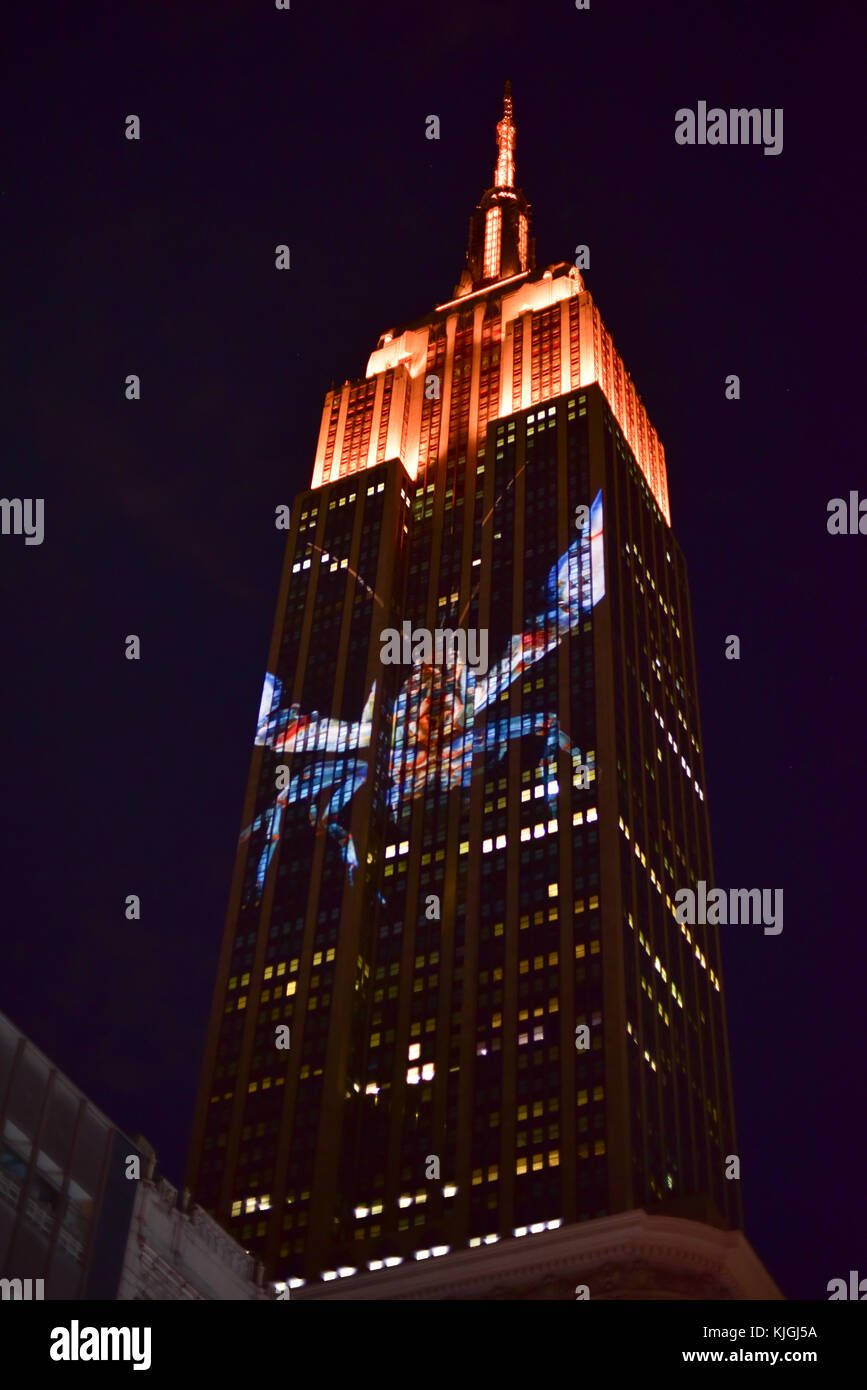 Animal projection show hi-res stock photography and images - Alamy