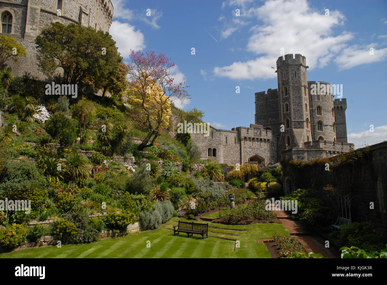 Windsor castle garden hi-res stock photography and images - Alamy