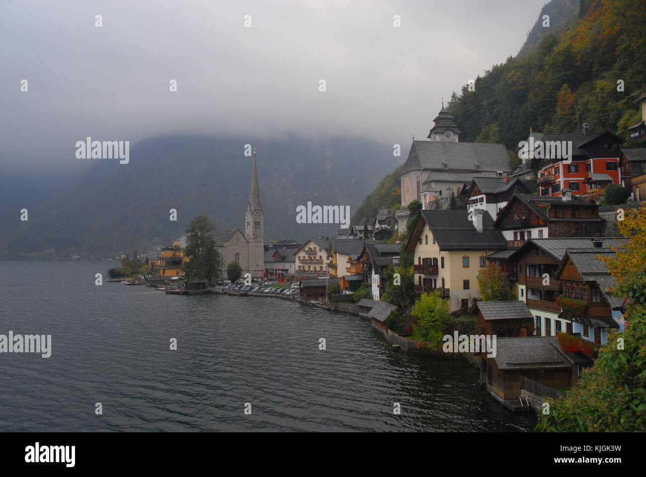 Hallstatt austria autumn hi-res stock photography and images - Alamy