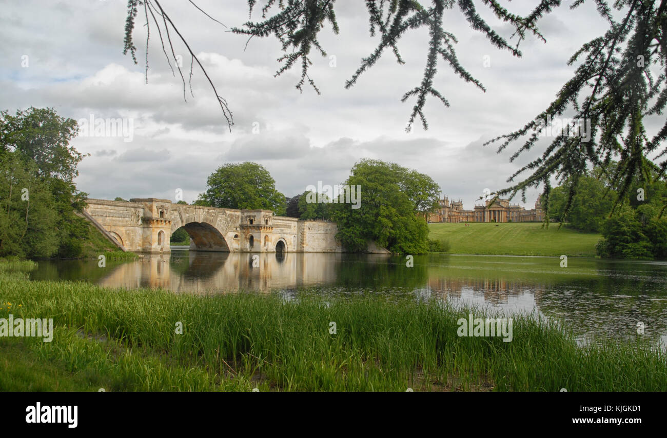 Vanbrughs Grand Bridge of Blenheim Palace, United Kingdom, seen from ...