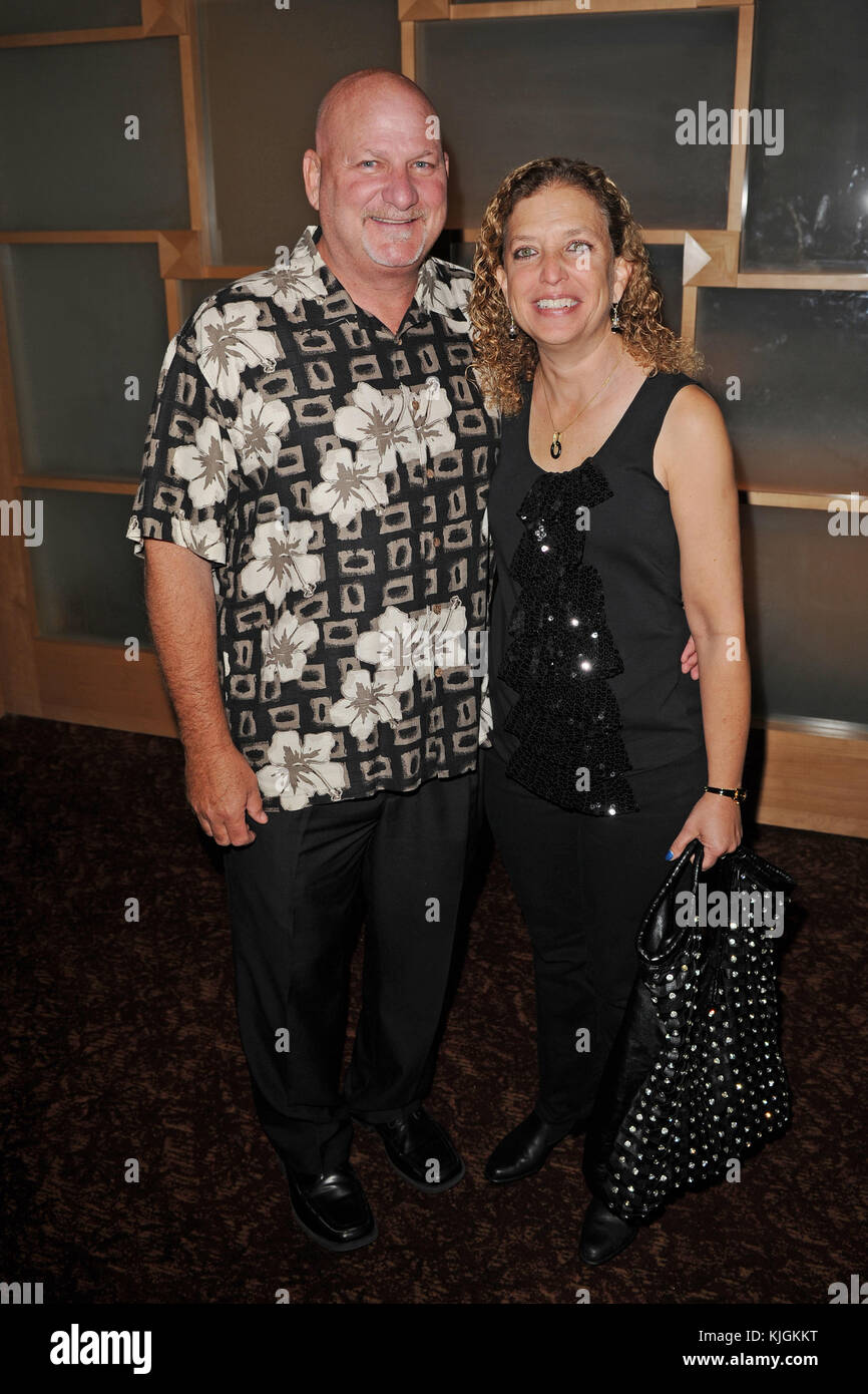 Debbie wasserman schultz and steve schultz hi-res stock photography and ...