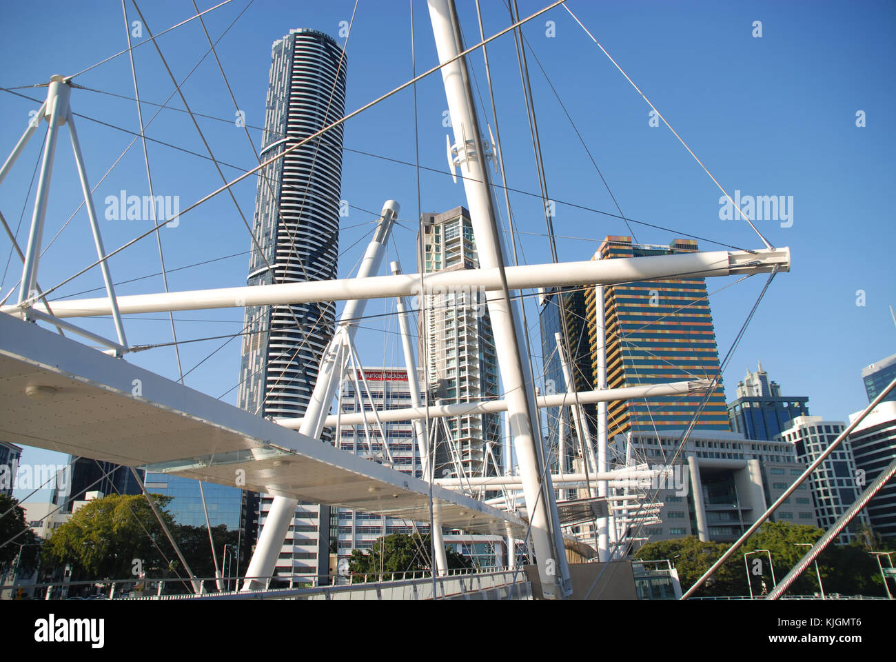 View of Infinity Tower from Kurilpa Bridge, Brisbane Stock Photo - Alamy