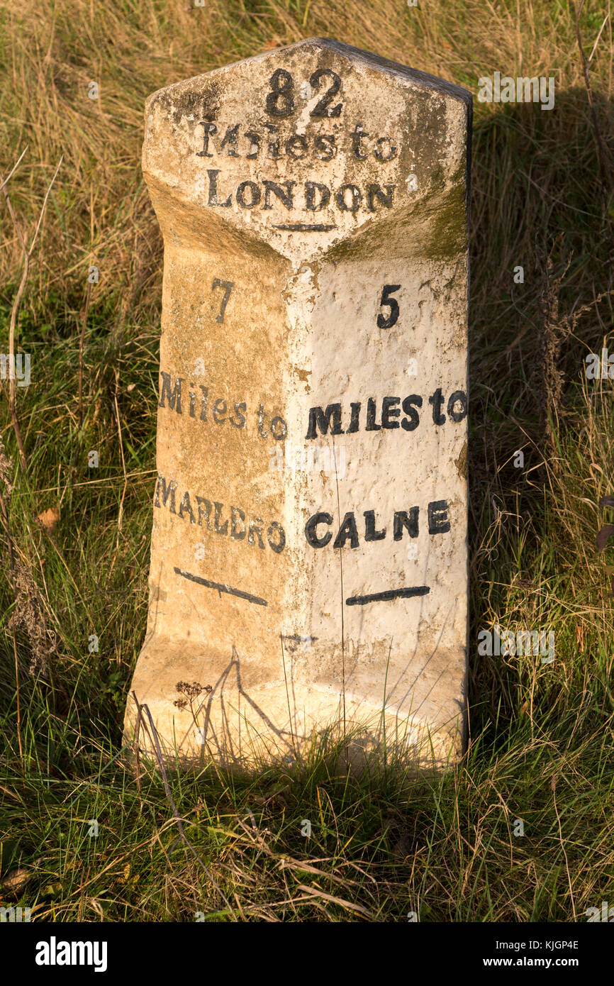 Milestone roadside distance marker hi-res stock photography and images ...