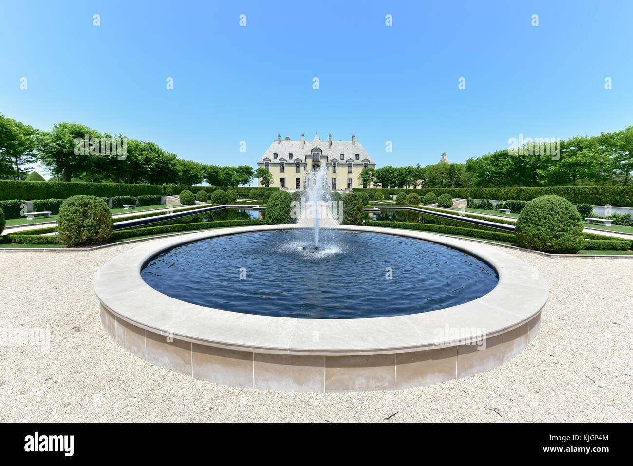 Oheka Castle in Huntington, New York. One of many among the Gold Coast ...