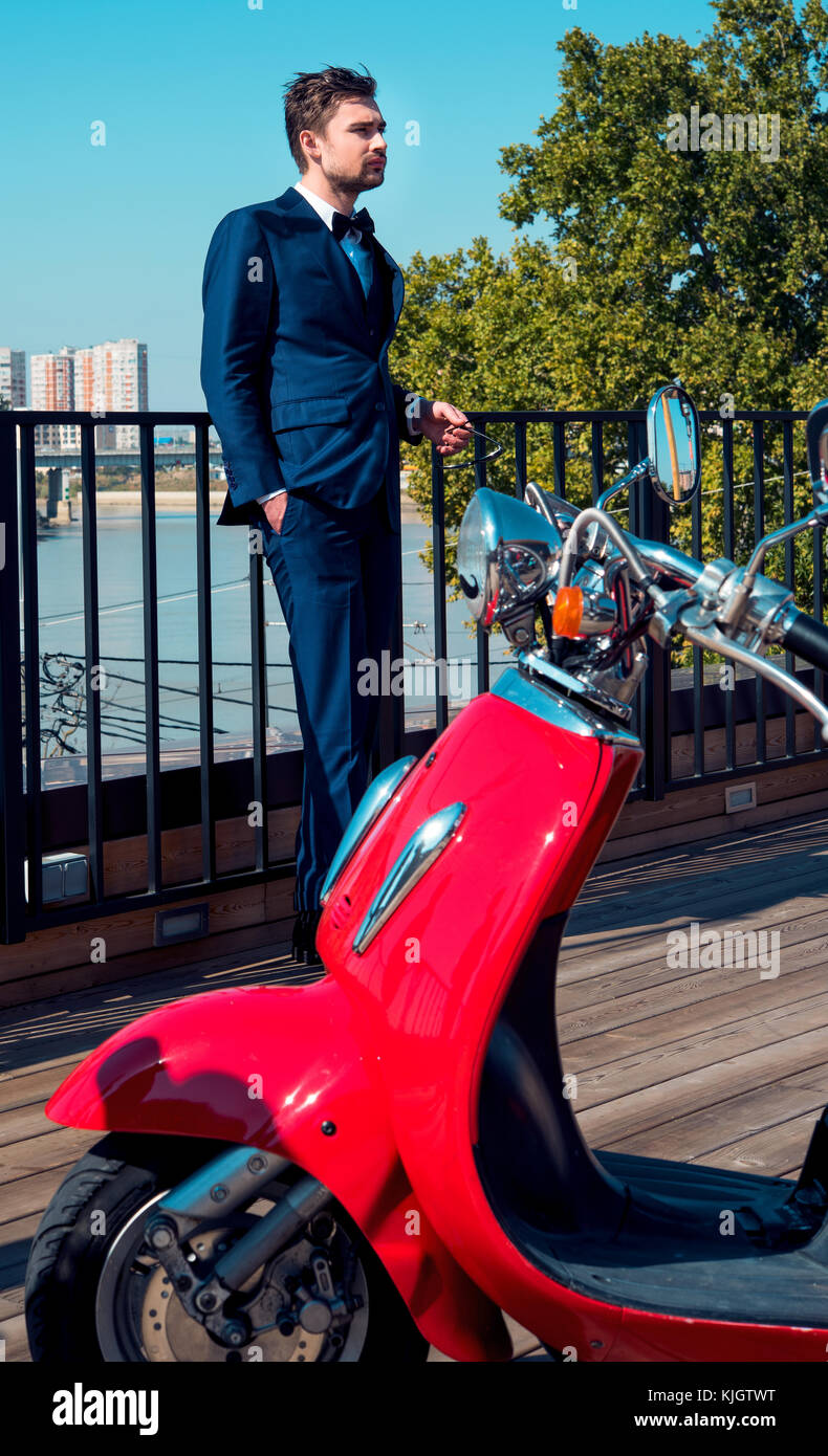 Office terrace standing hi-res stock photography and images - Alamy