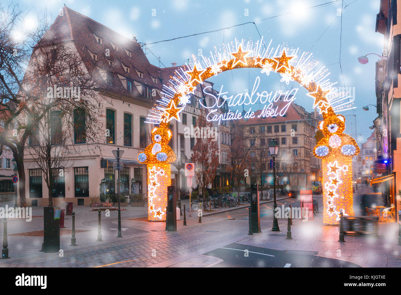 Beautiful christmas tree garlands hi-res stock photography and images ...