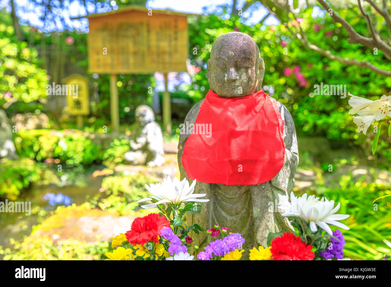 Jizo statue hi-res stock photography and images - Alamy