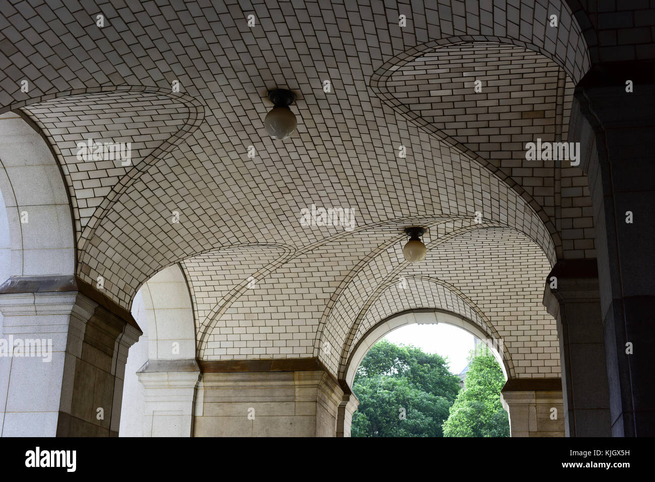 Guastavino tile ceiling lower manhattan hi-res stock photography and ...
