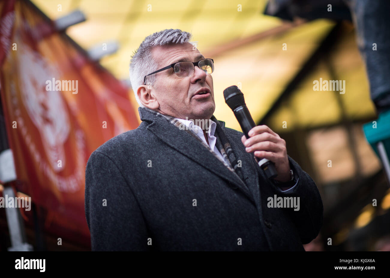 Berlin, Germany. 23rd Nov, 2017. IG-Metall head Jorg Hofmann speaking ...