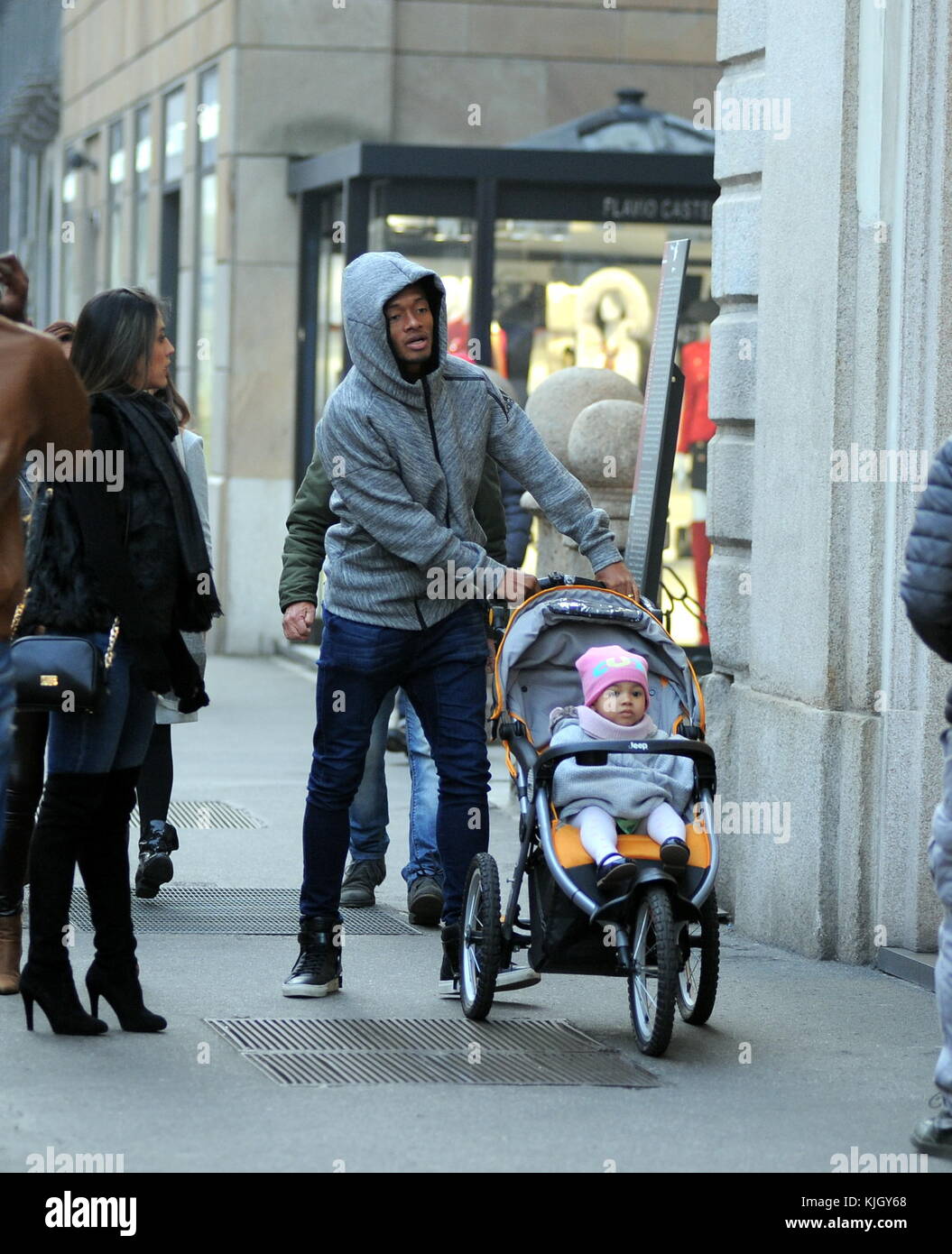 Family of botero hi-res stock photography and images - Alamy