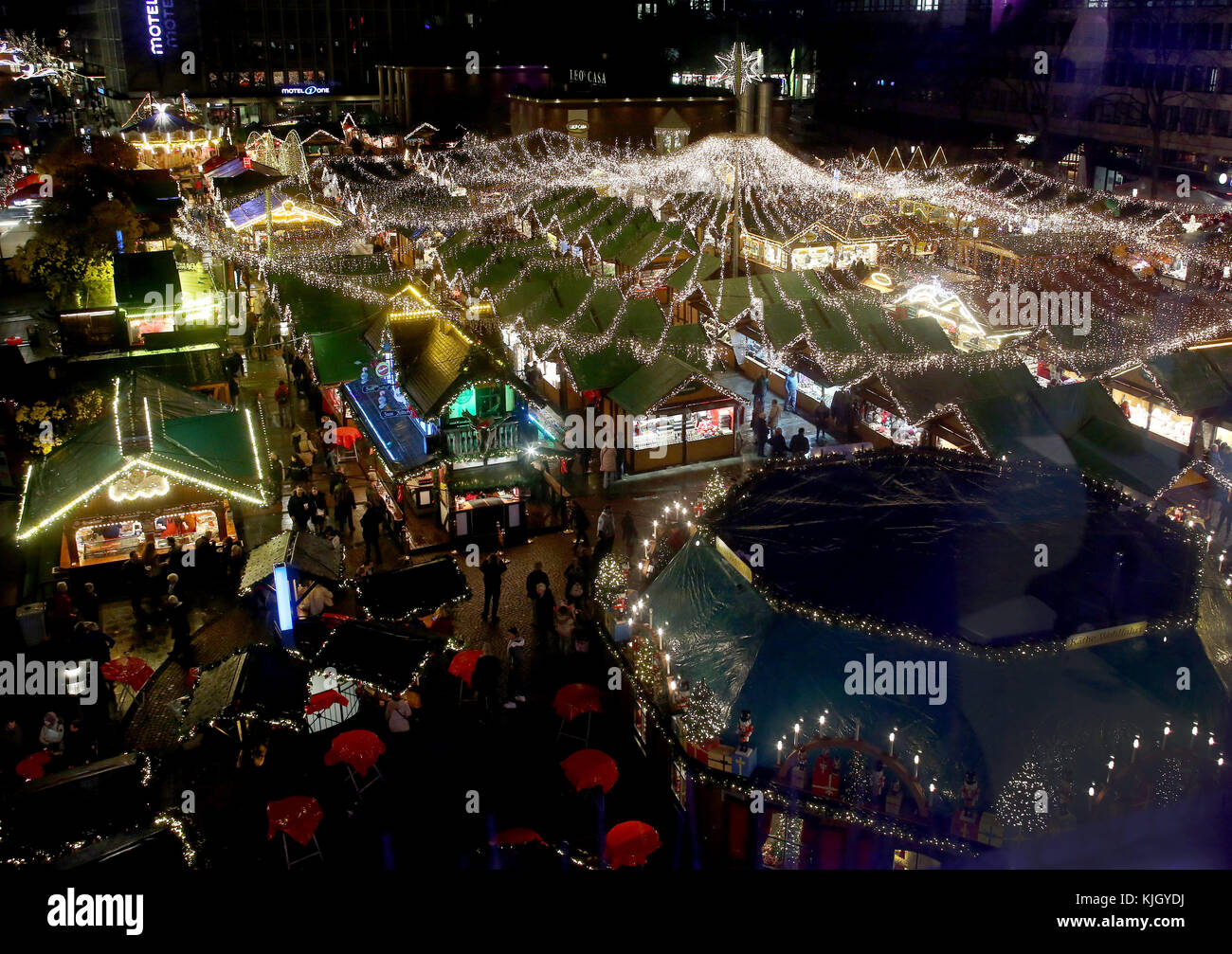 Essen, Germany. 23rd Nov, 2017. The Christmas market in Essen, Germany ...