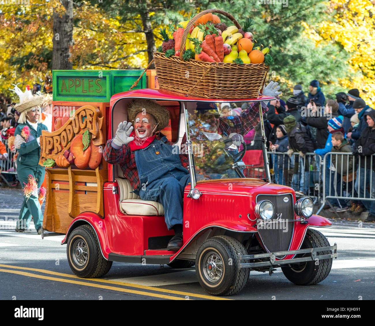 New York, USA. 23rd Nov, 2017. New York, USA, Clowns from a circus ...