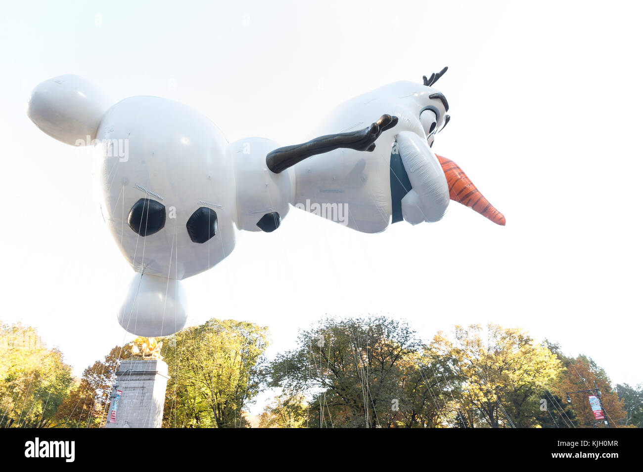 New York, United States. 23rd Nov, 2017.Olaf balloon floats during 91st ...