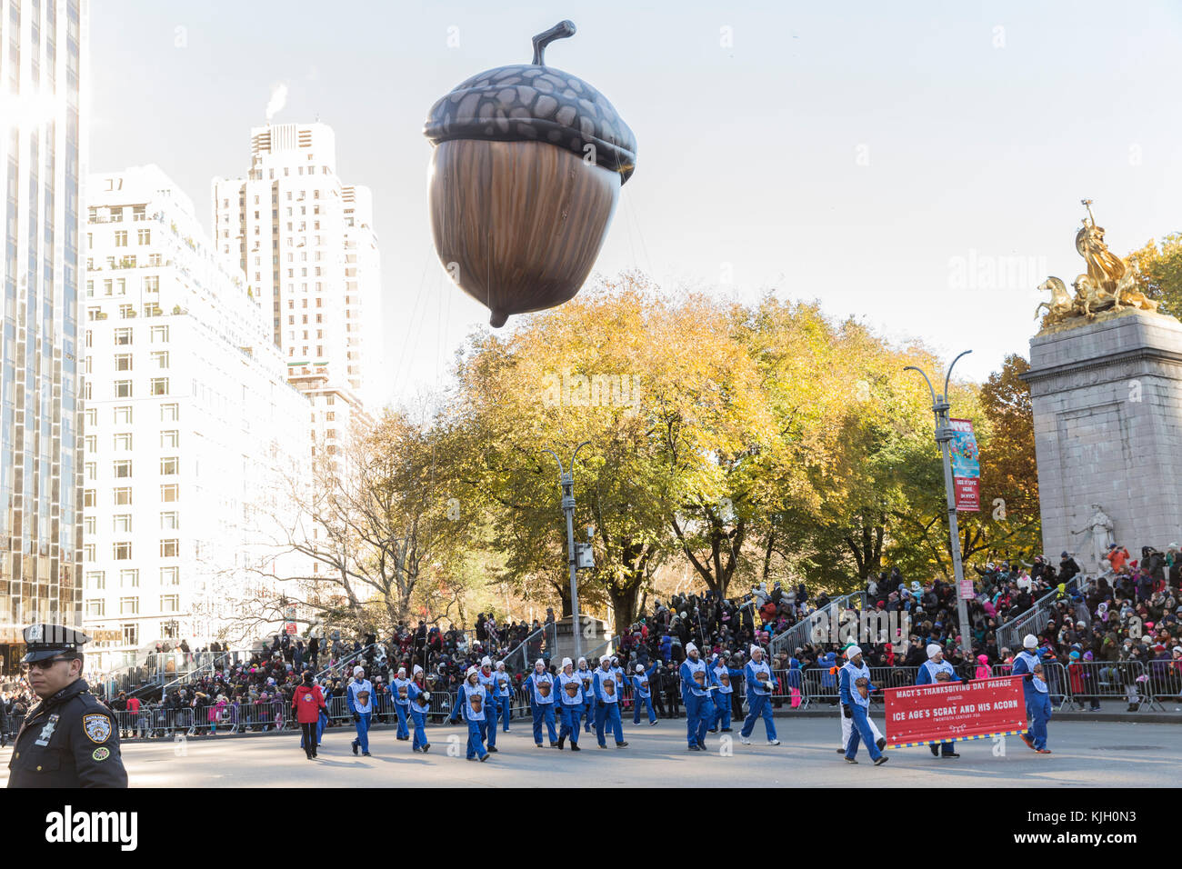 New York, United States. 23rd Nov, 2017.Ice Age's Scrat and his Acorn ...