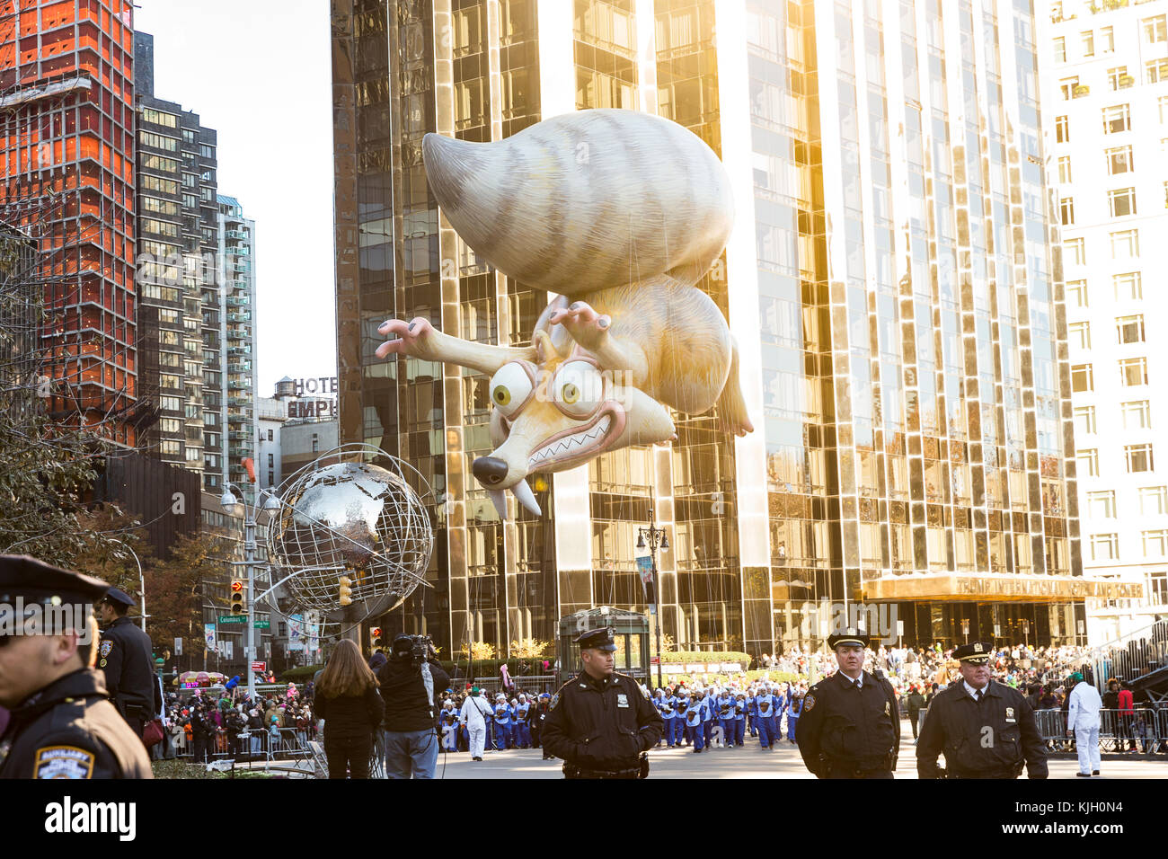 New York, United States. 23rd Nov, 2017.Ice Age's Scrat and his Acorn ...