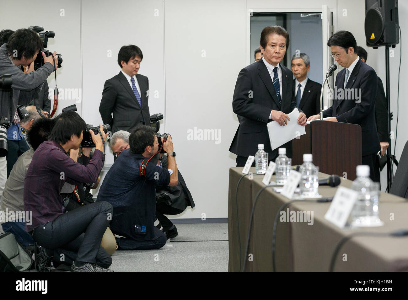 Tokyo, Japan. 24th Nov, 2017. Akira Takeuchi, president of Mitsubishi ...