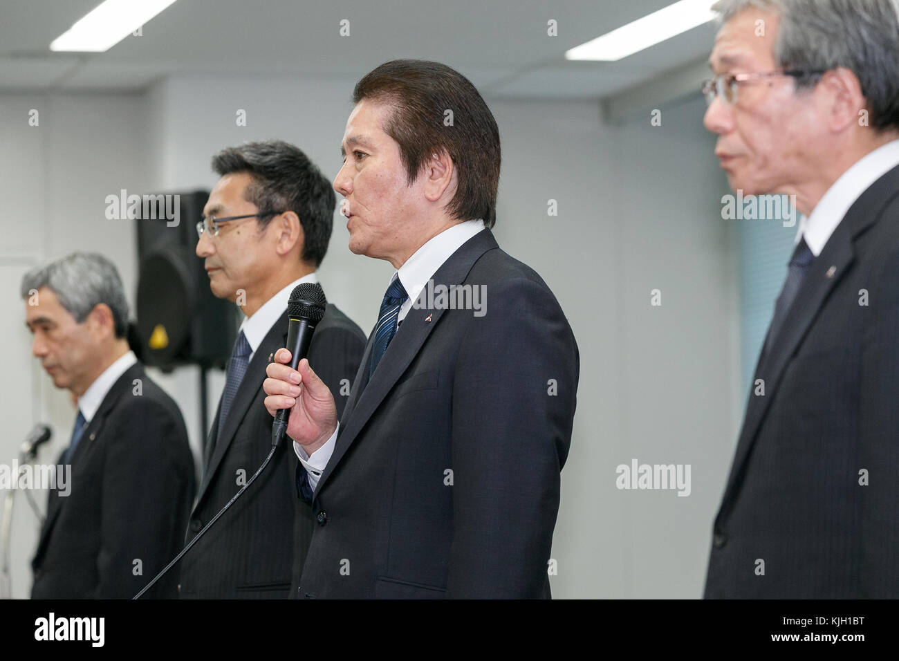 Tokyo, Japan. 24th Nov, 2017. Akira Takeuchi (C) president of ...