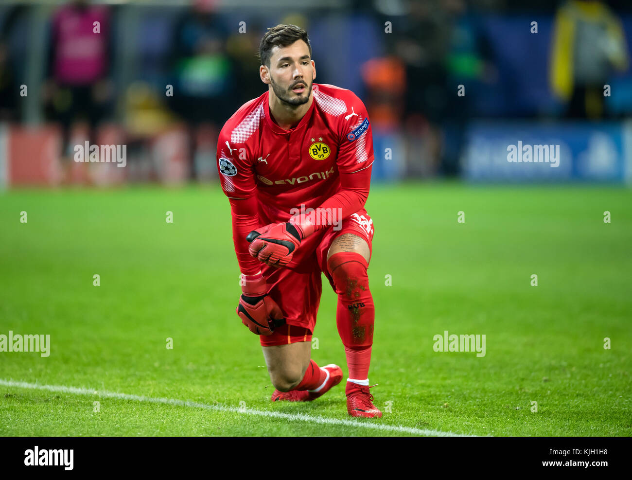Dortmund, Germany. 21st Nov, 2017. Dortmund's goalkeeper Roman Buerki ...
