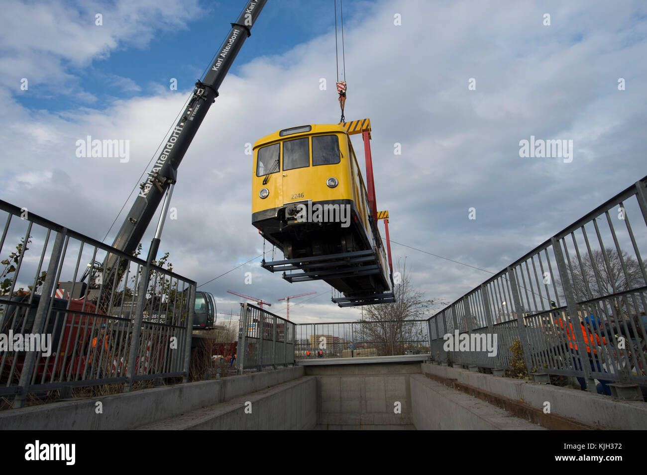 Berlin, Germany. 24th Nov, 2017. A crane lifts an underground train of ...