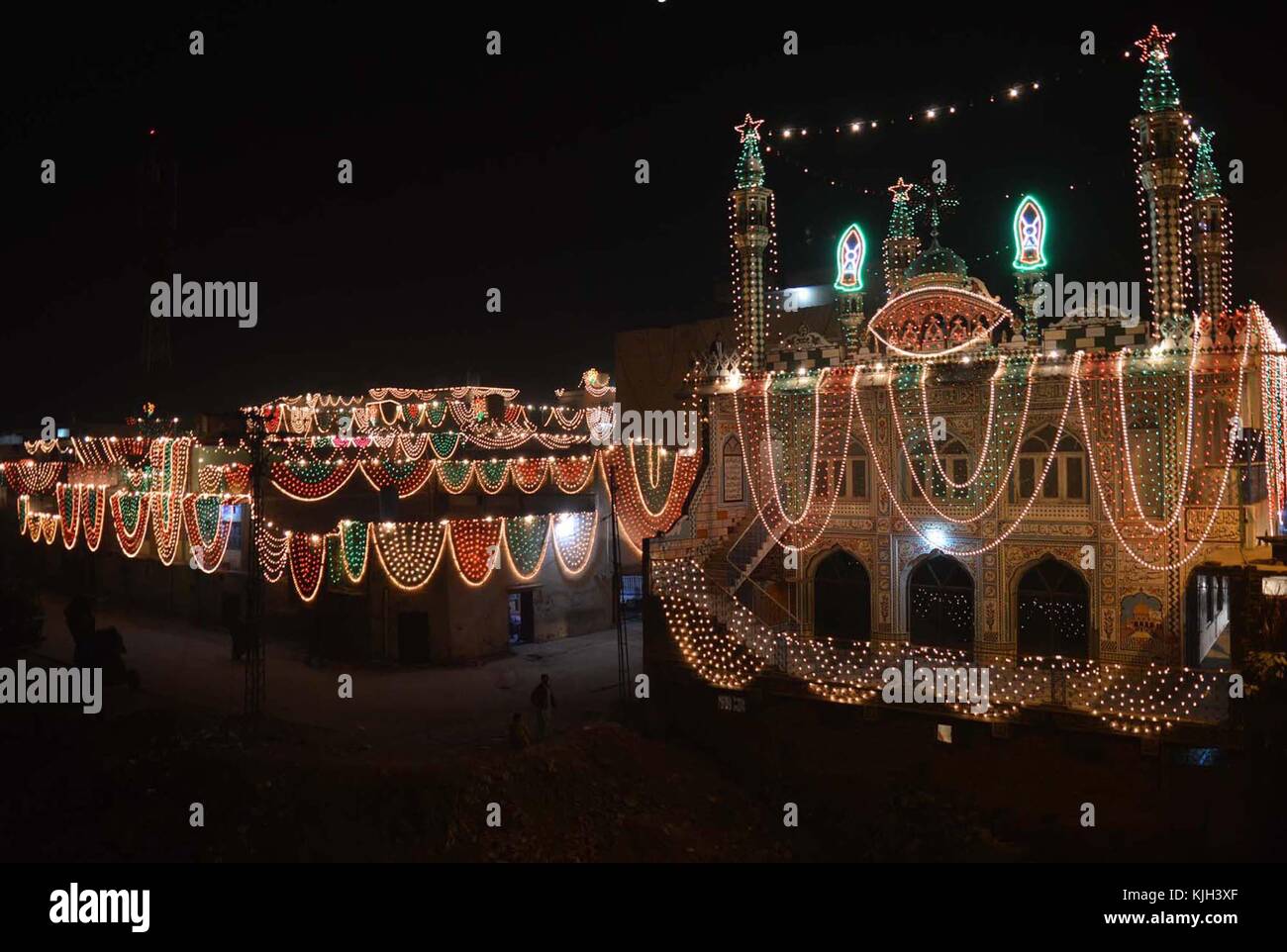 Beautifully illuminated mosque in Rawalpindi on the occasion of ...