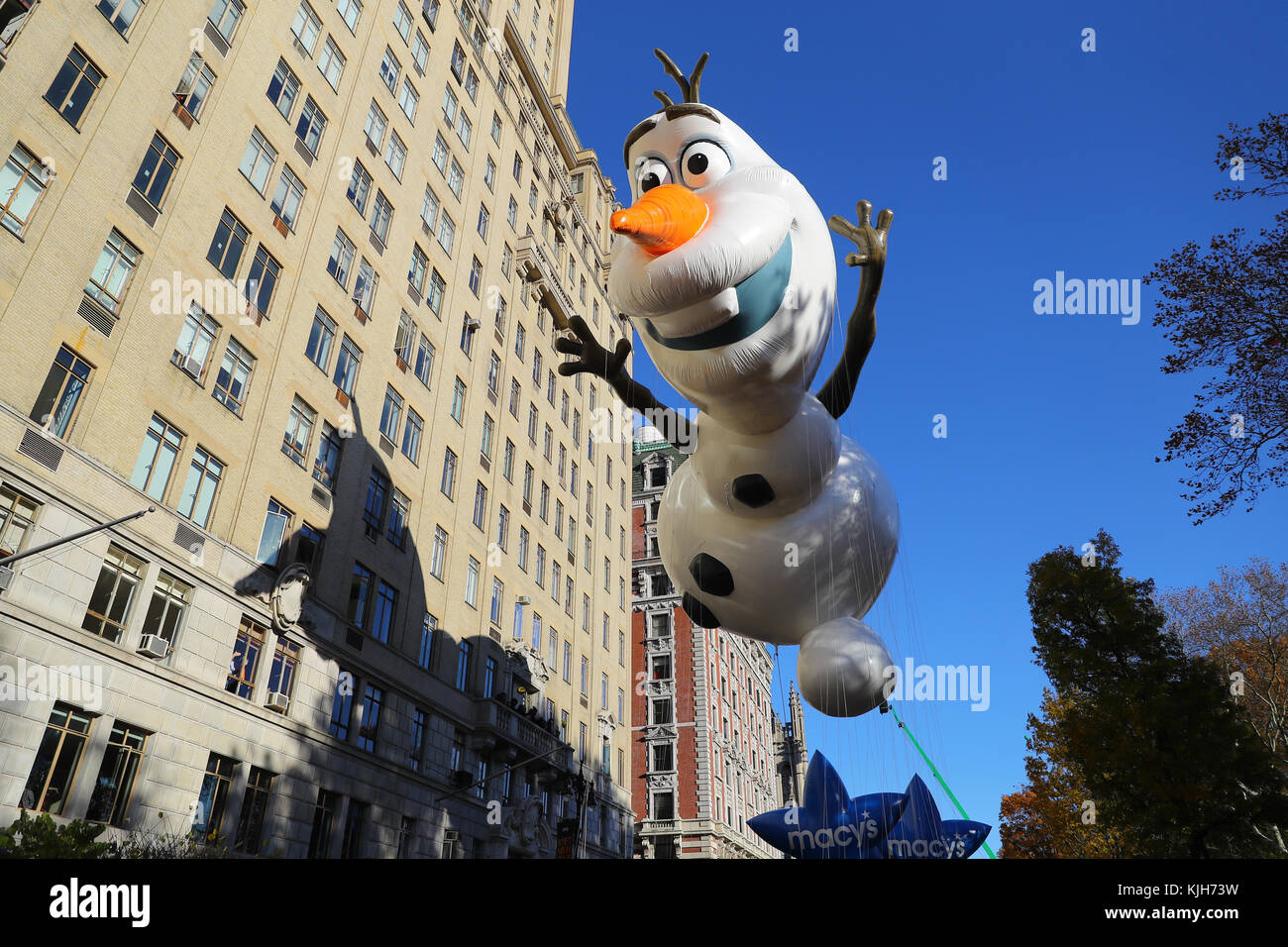 New York, USA. 23rd Nov, 2017. The first appearance of Frozen's Olaf ...