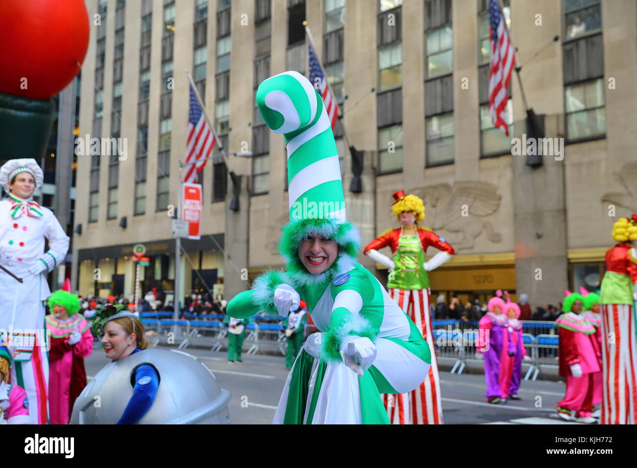 New York, USA. 23rd Nov, 2017. A performer dressed as a candy cane ...