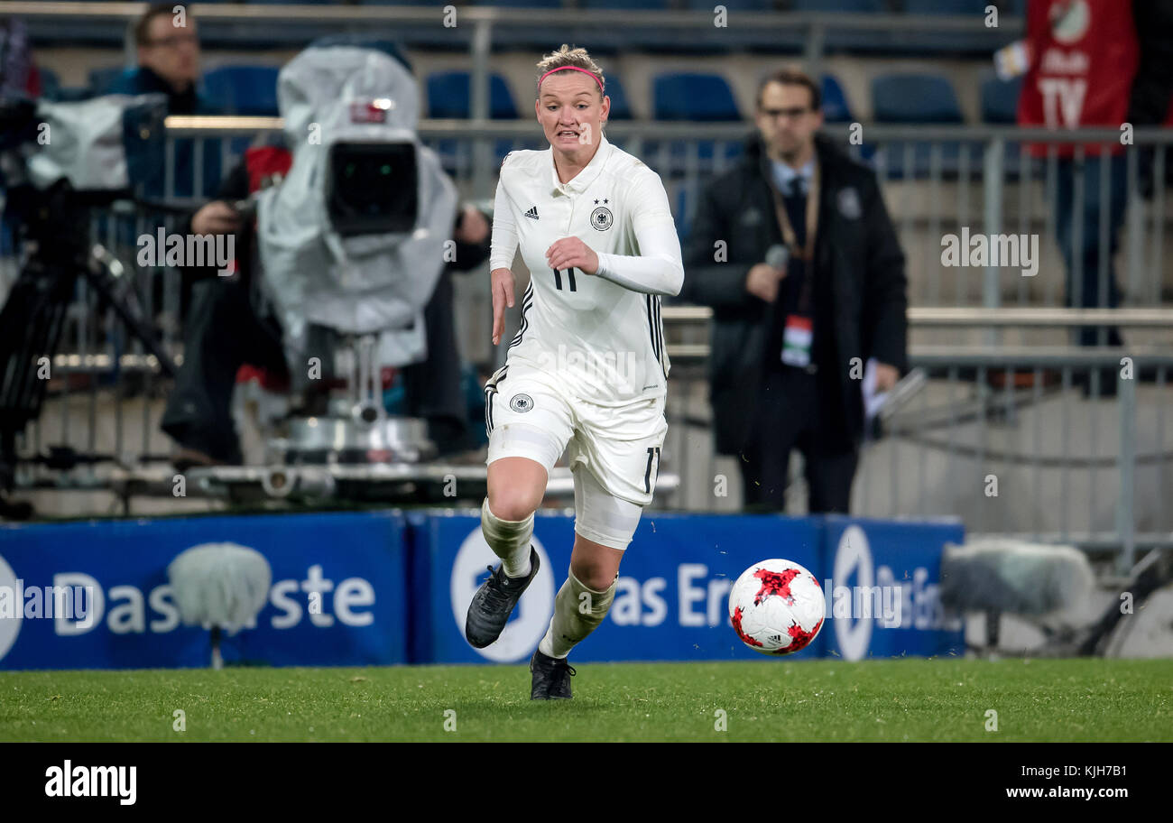 Bielefeld, Deutschland. 24th Nov, 2017. Alexandra Popp (Germany) am ...