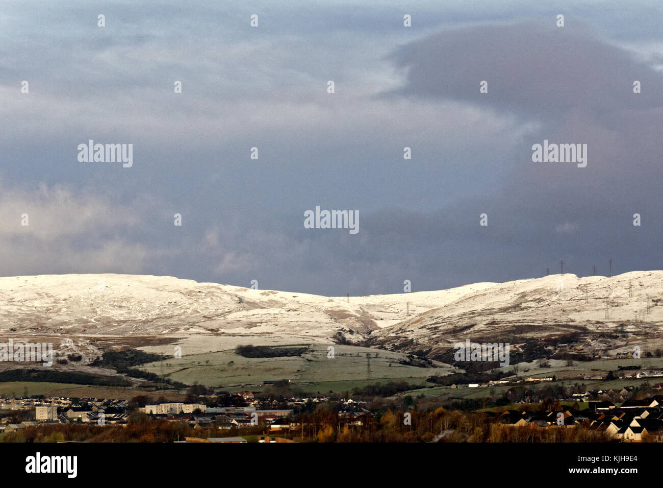 Glasgow, Scotland, UK 25th November. UK Weather: Freezing nighttime ...