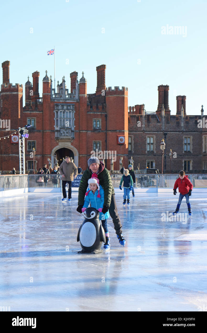 Hampton court ice rink 2017 hi-res stock photography and images - Alamy