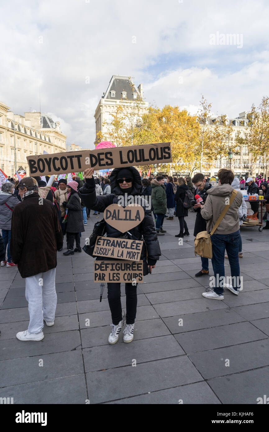 Paris, France. 25th Nov, 2017. A woman protests violence against women ...