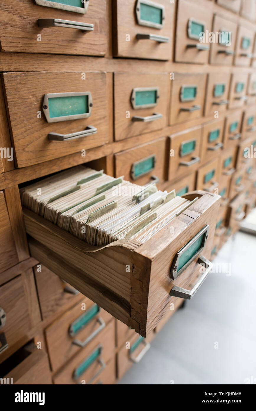 Open index drawer vintage hi-res stock photography and images - Alamy