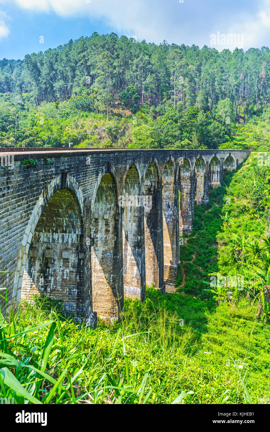 Nine Arch Bridge is the famous destination in Demodara, tourists enjoy ...