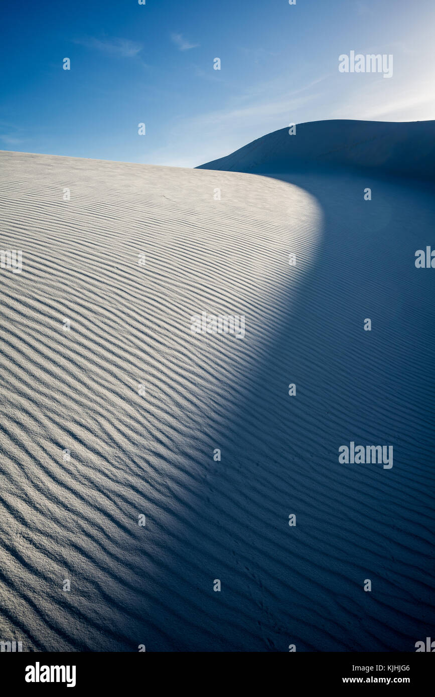The unique and beautiful White Sands National Monument in New Mexico ...