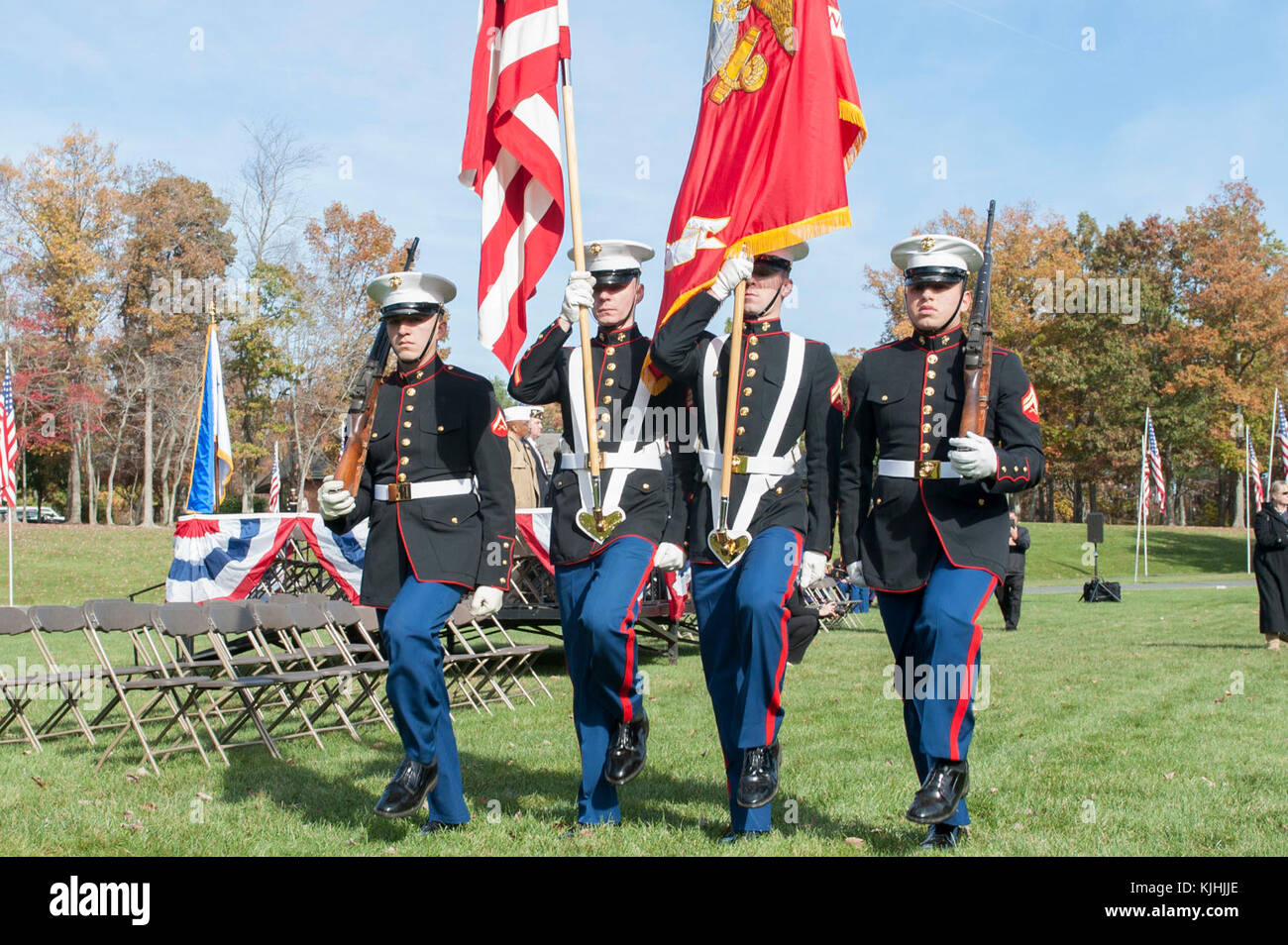 Members of the Marine Corps Base Quantico (MCBQ) Color Guard march on ...